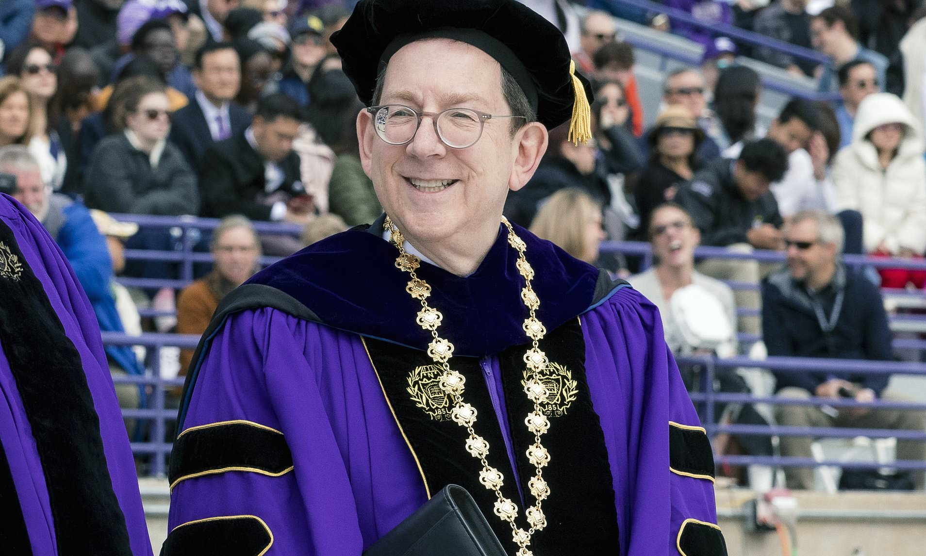 Northwestern University president resigns in $800 billion funding war ...