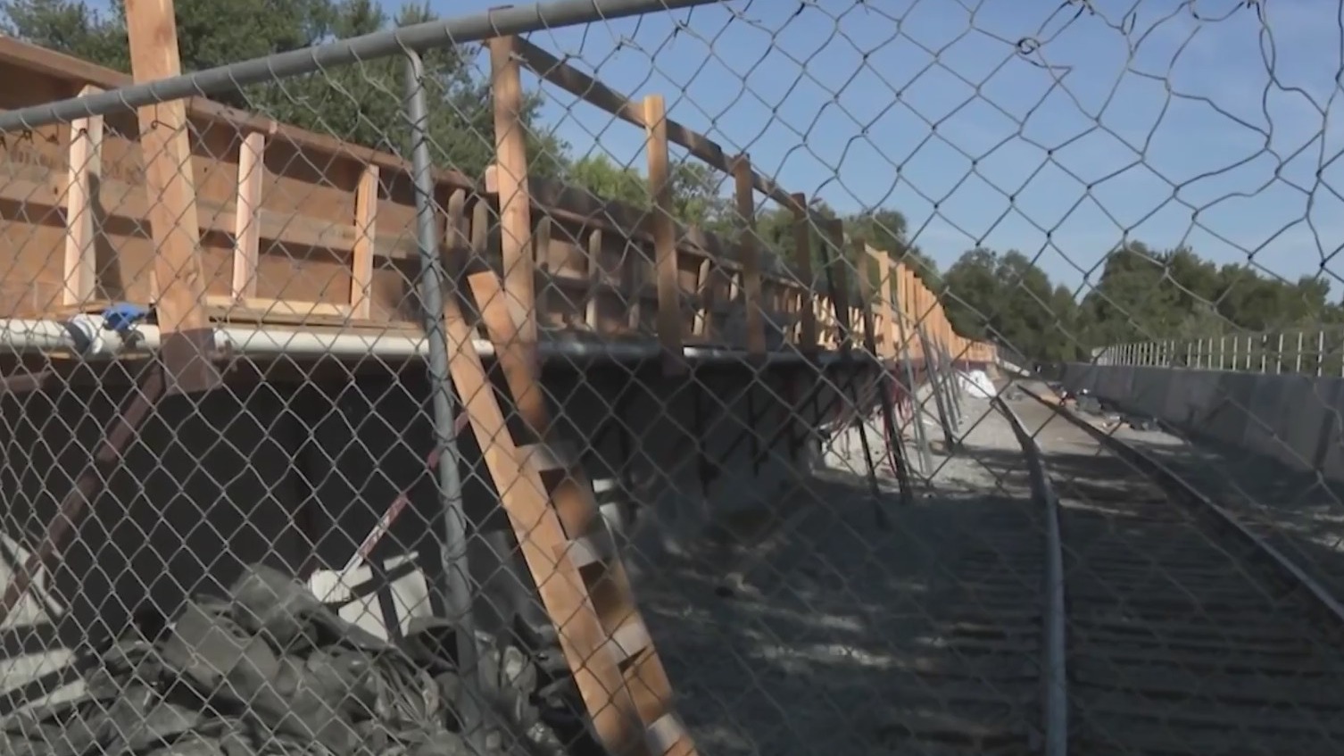 Mayor says Del Rio Trail pedestrian bridge could open by October
