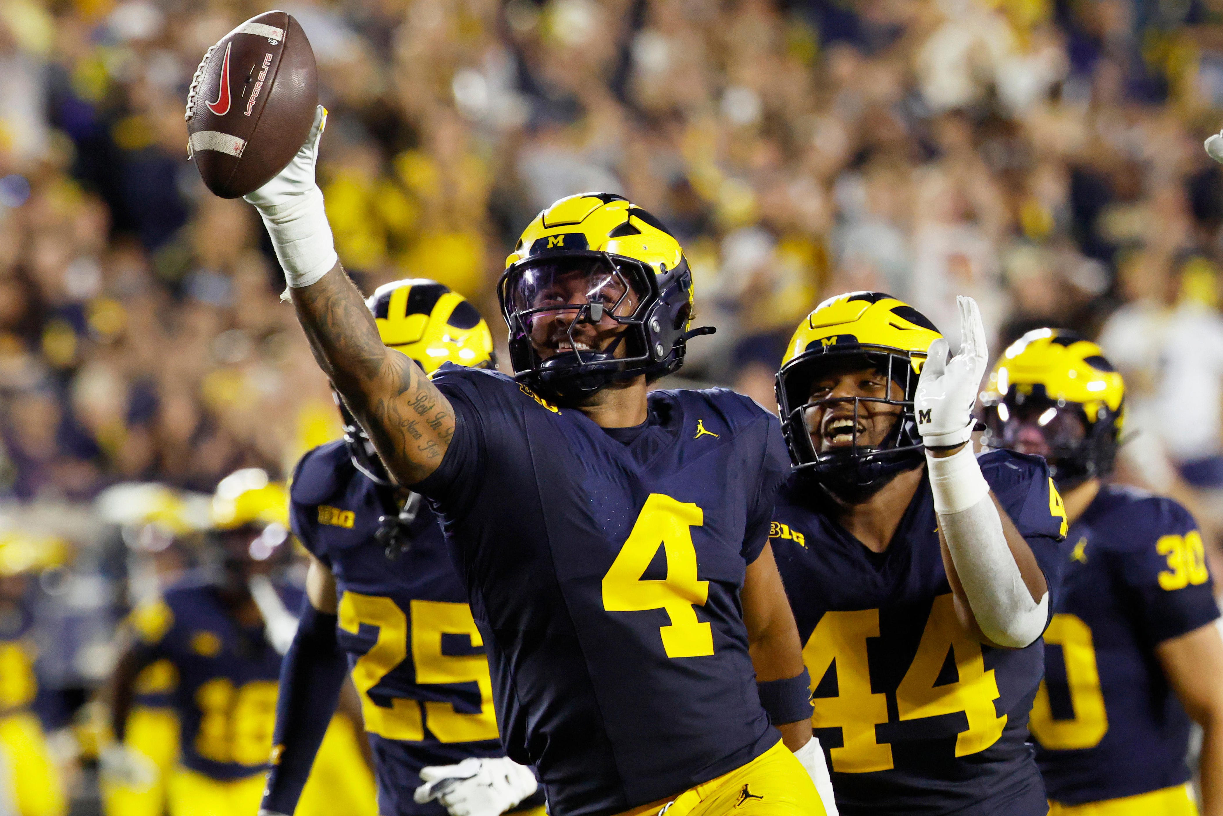 College football uniform ranking: Who has the best traditional jersey?
