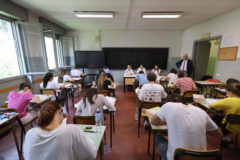 Maturità 2026, il tempo si è fermato a Nagasaki: solo 1 su 5 ha finito ...