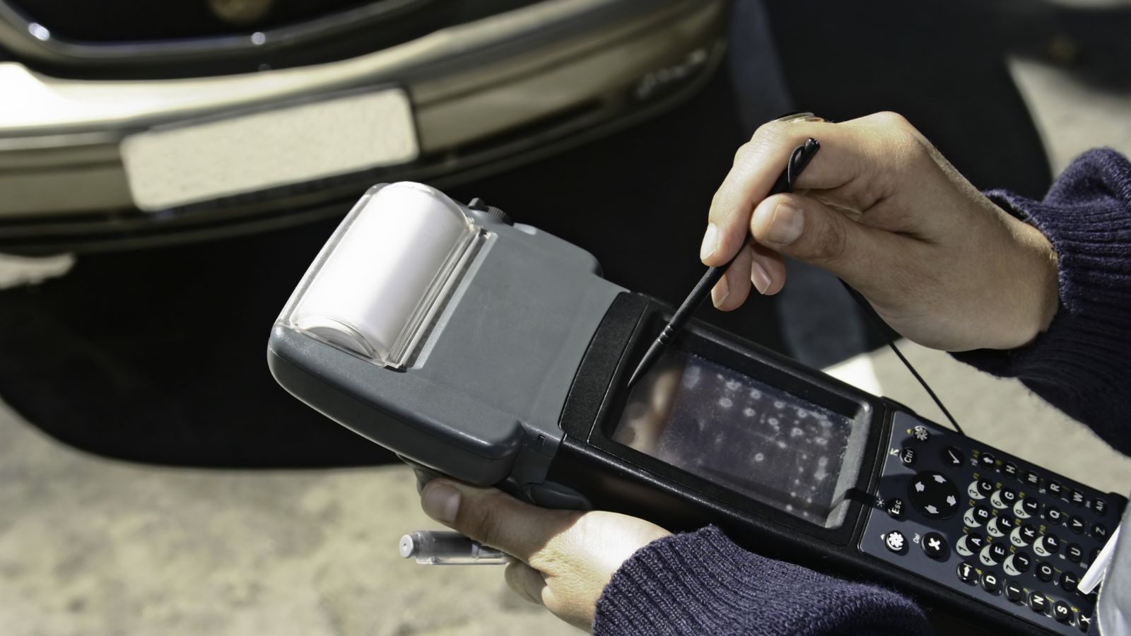 Driving Too Slow in Canada? 11 Key Laws You Can’t Ignore