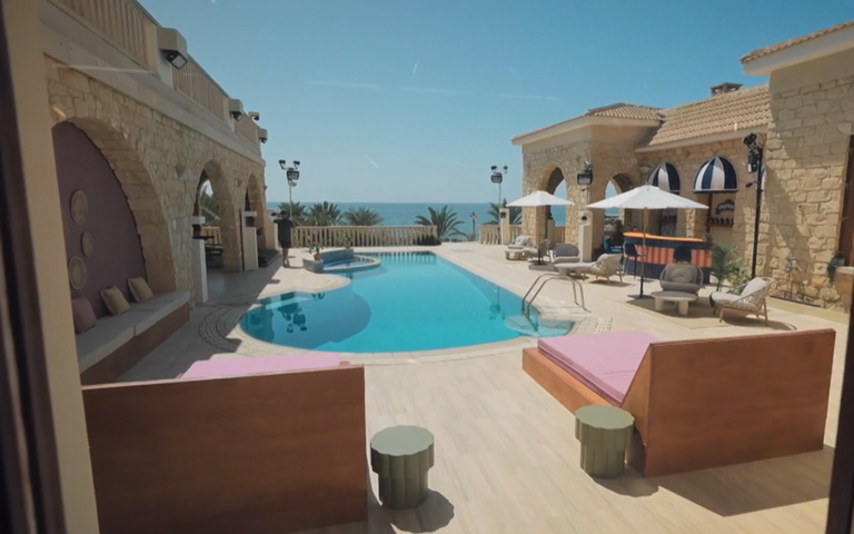 Les 2 maisons d'Occupation Double Chypre sont dévoilées et c'est ...