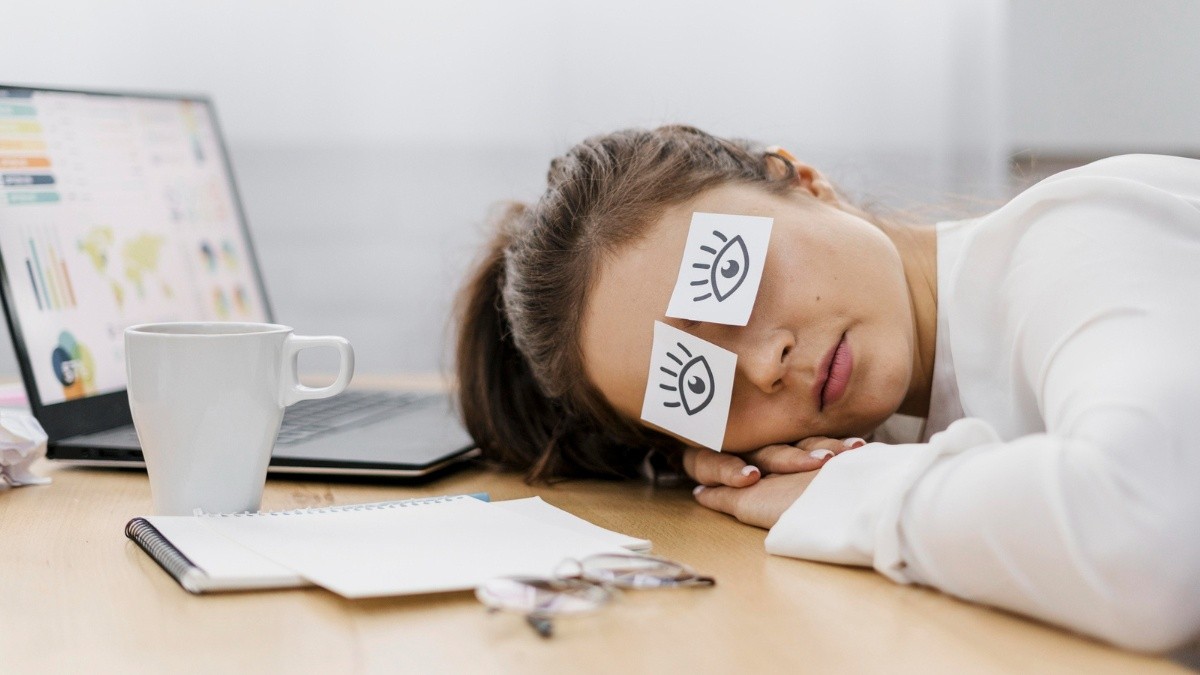 The Post-Meal Slump: The Real Reason You're Exhausted After Eating