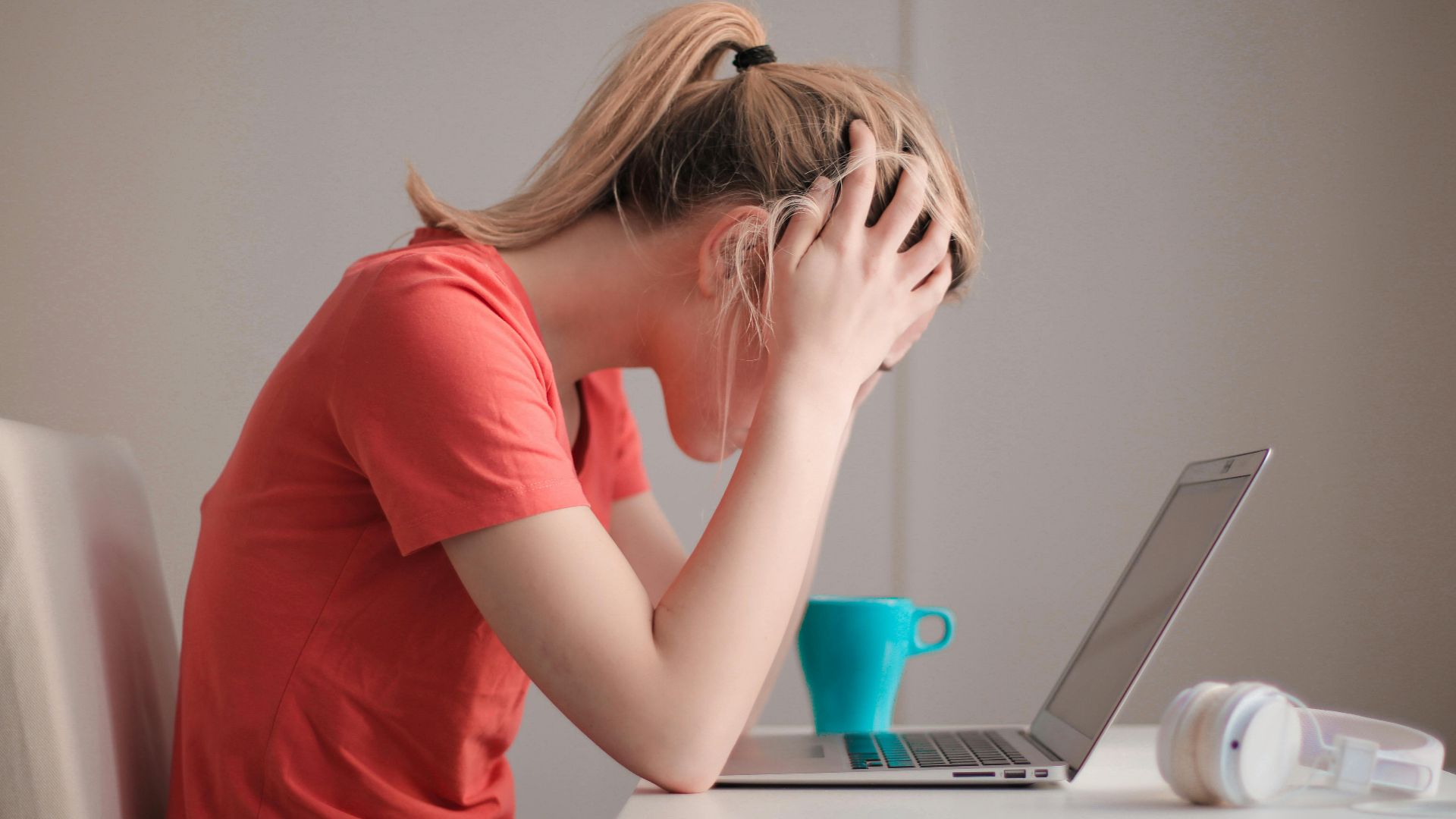 Serotonin & Cortisol: 20 Hormones And What They Actually Do