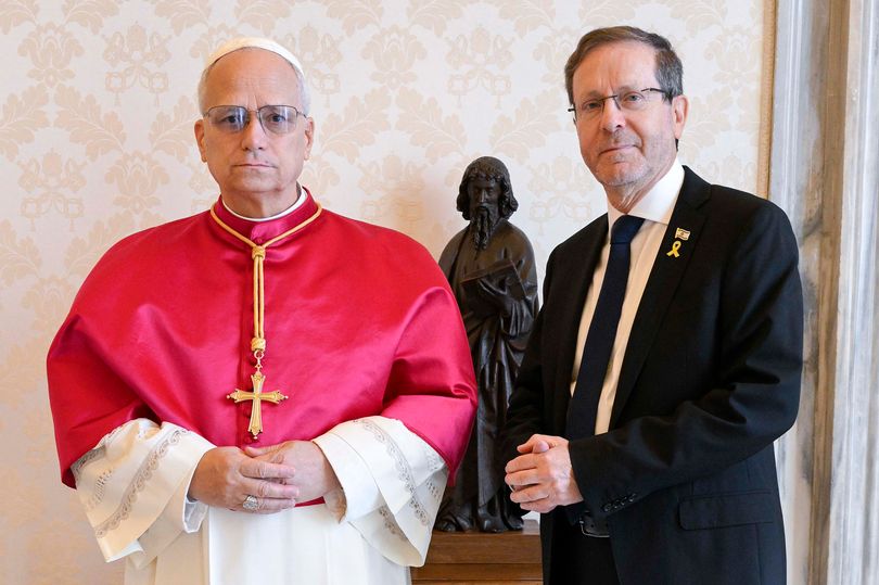Tense Pope Leo poses with Israeli president after calls for ceasefire