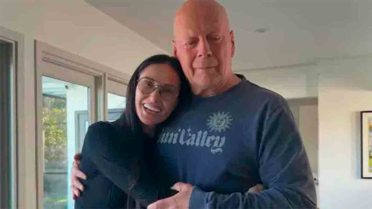 Demi Moore fremhæver Emma Hemings rolle i omsorgen for Bruce Willis ...