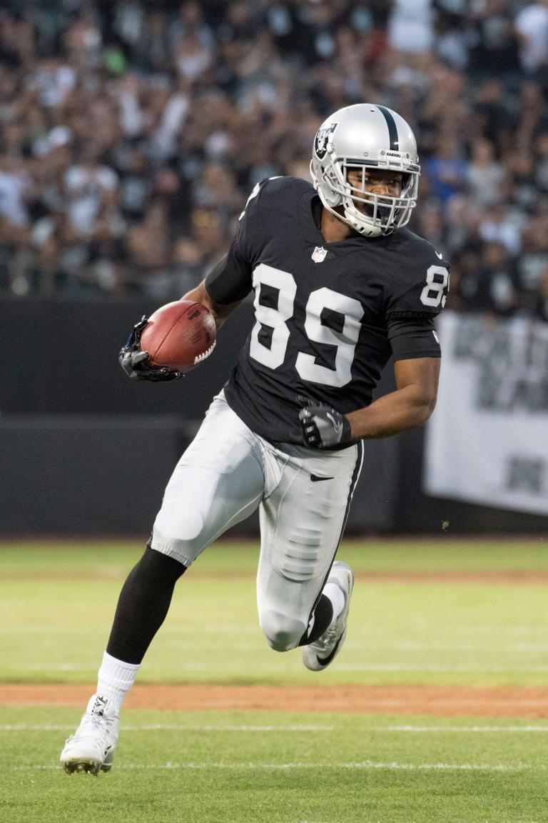 Raiders WR depth chart down to 4 players after Amari Cooper retires