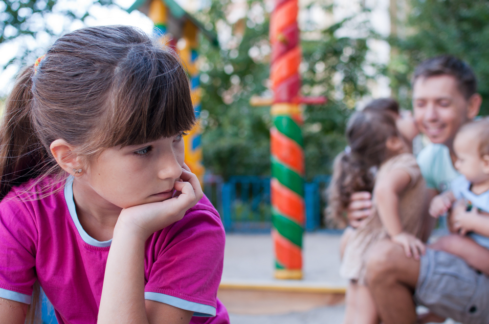 20 Clear Signs You Weren't the Favorite Child Growing Up