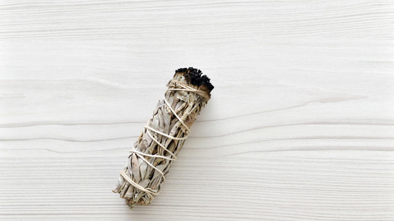 Don't Throw Out Extra Sage: Here's How To Bundle Your Garden Clippings ...