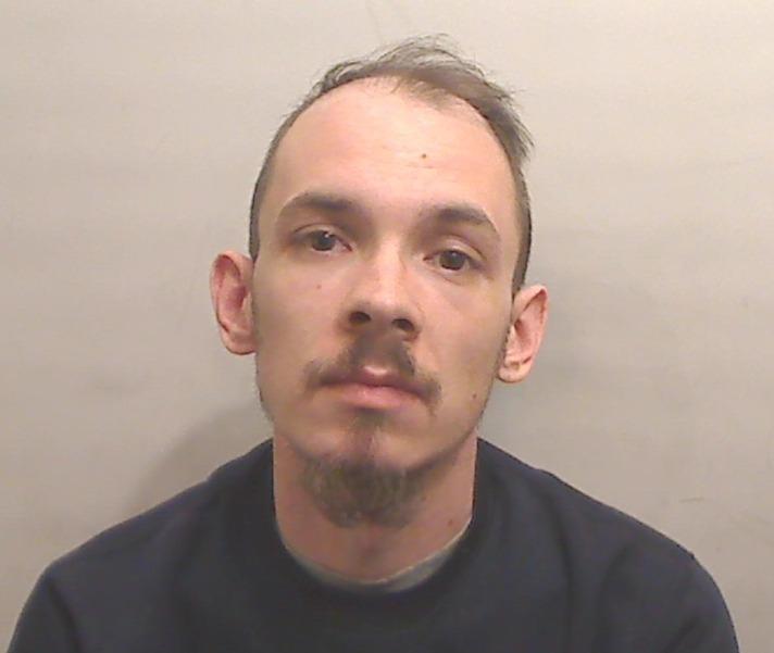 Police want public's help in hunt for on-the-loose fraudster Ray Lee ...