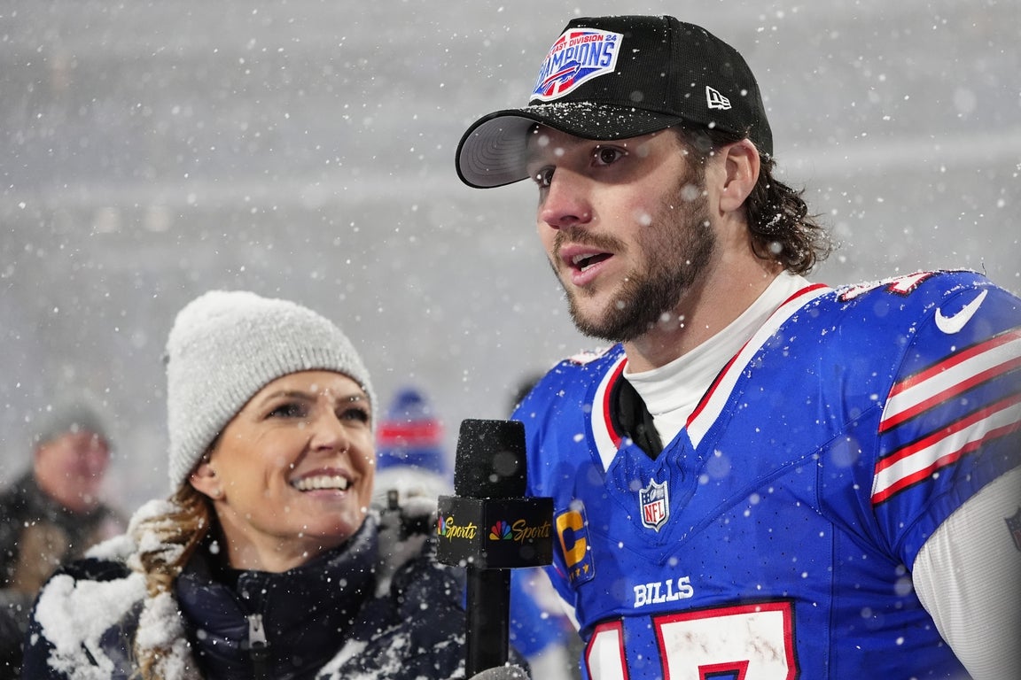 Awesome photos from Melissa Stark's 25-year NFL sideline reporting career