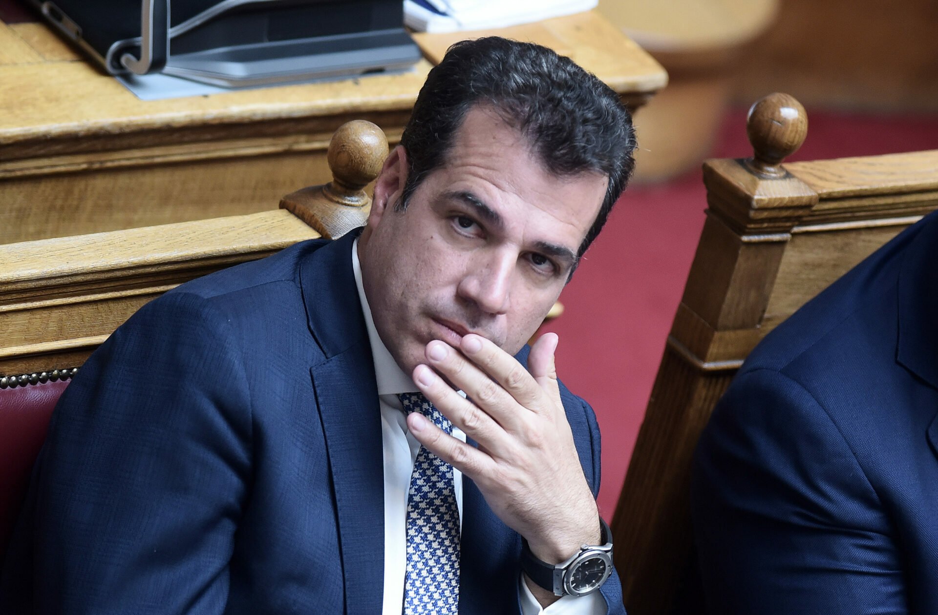 Εγκύκλιος Πλεύρη: Καταργείται ο όρος «παράτυπη μετανάστευση ...