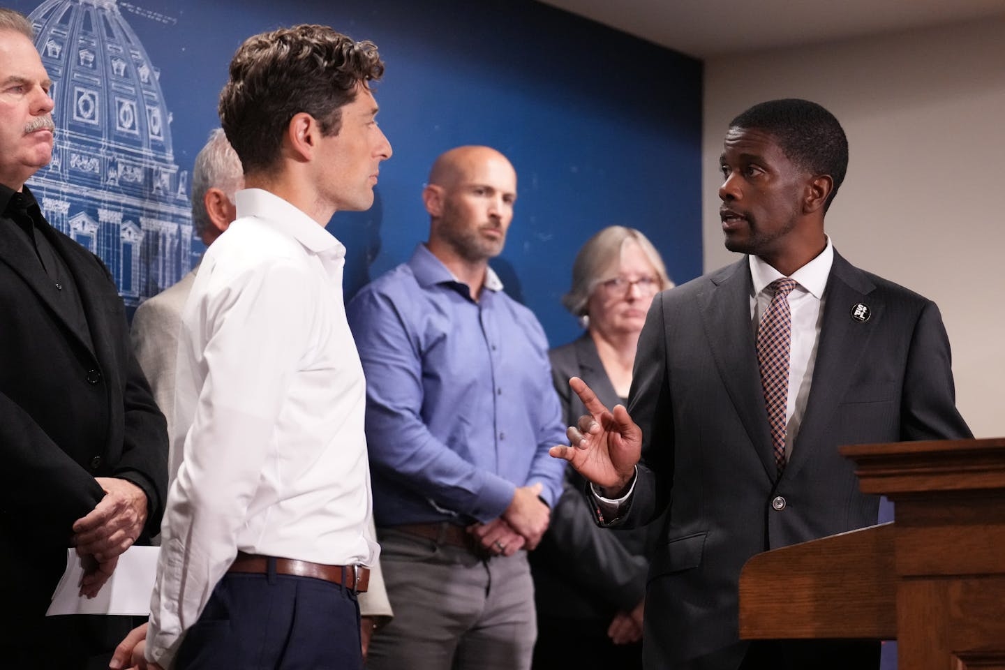 St. Paul Mayor Melvin Carter says city will move toward local gun ...