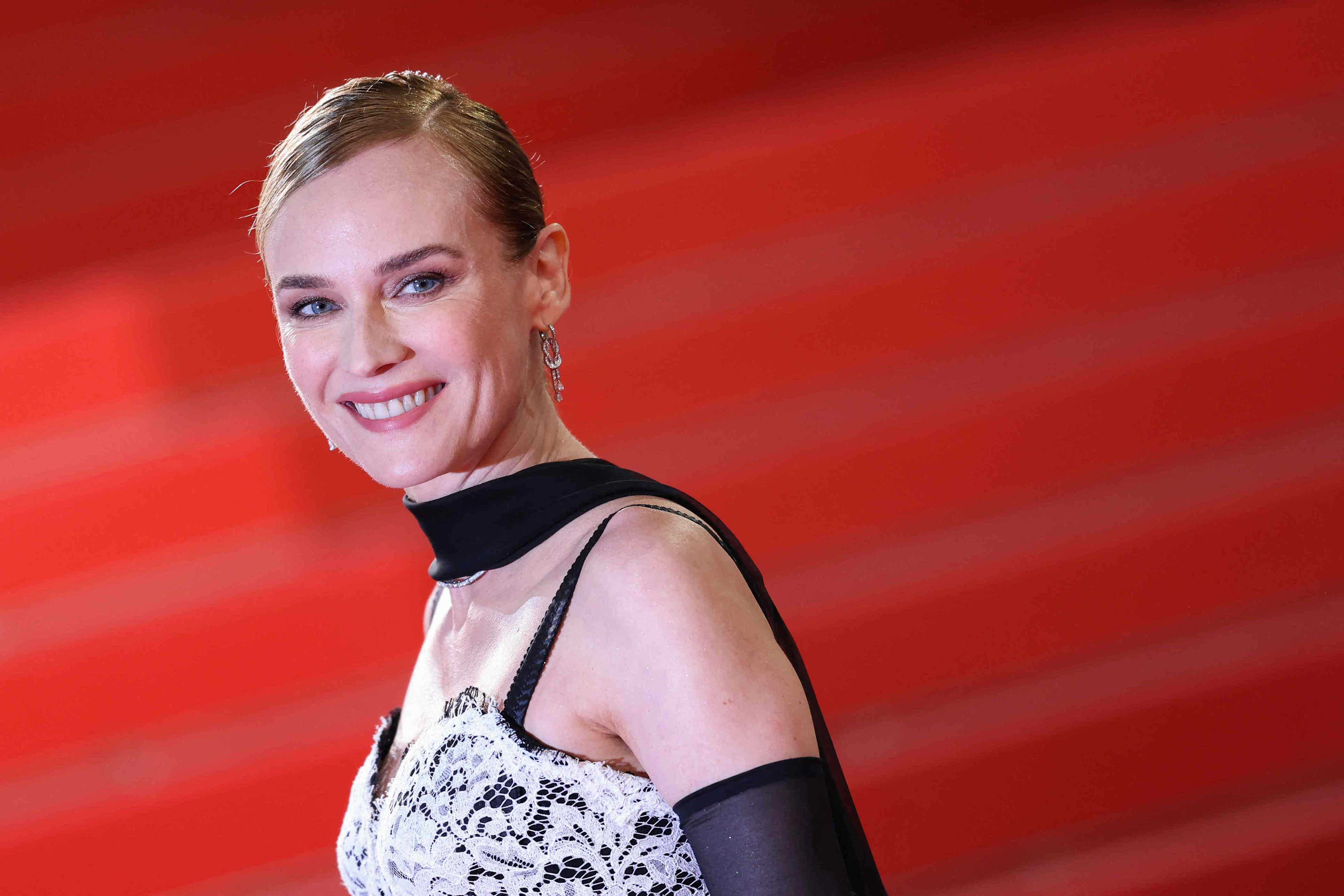Diane Kruger Just Made the Capri Comeback Look Refined for Fall ...
