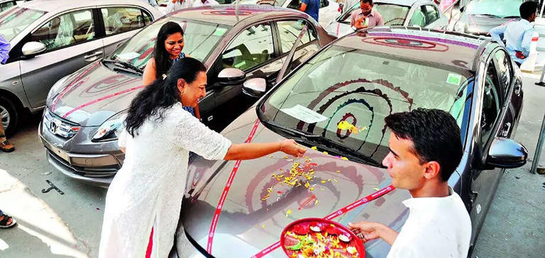 GST reforms 2025: While car buyers rejoice, dealers with old inventory ...