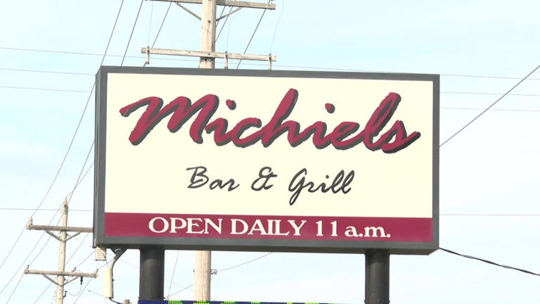 Dish on Wisconsin Supper Clubs: Michiels Bar & Grill in Menasha ...