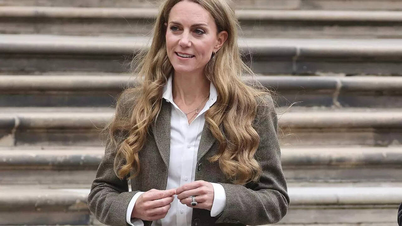 Princess Kate debuts blonde hairstyle in royal outing with Prince ...