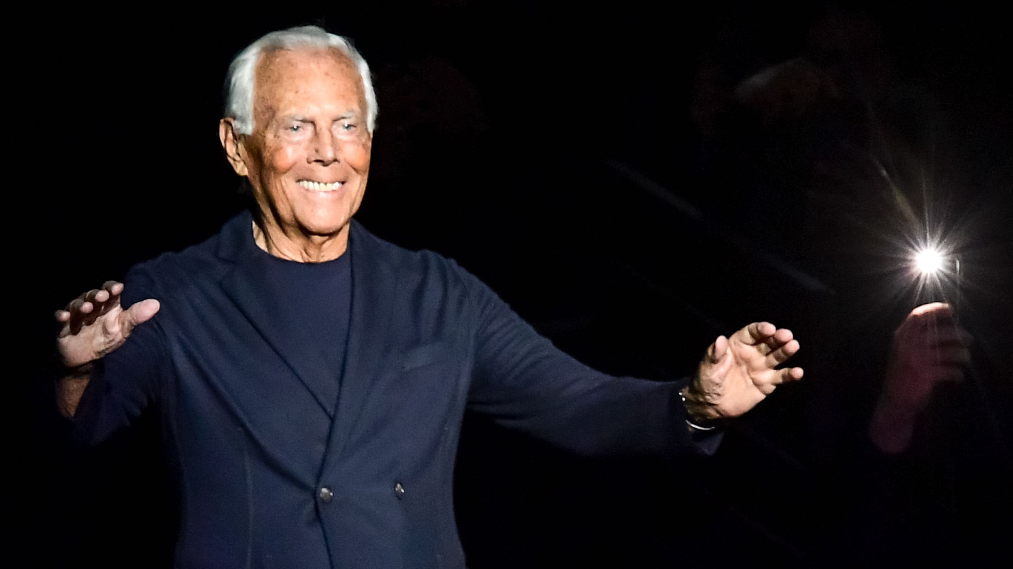 Groundbreaking designer who fashioned red carpet dressing