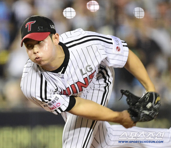 50 Inning ↑ 2nd place in ERA for reliever, but 10th rookie? ...155km Crazy Goo, why didn't you ...