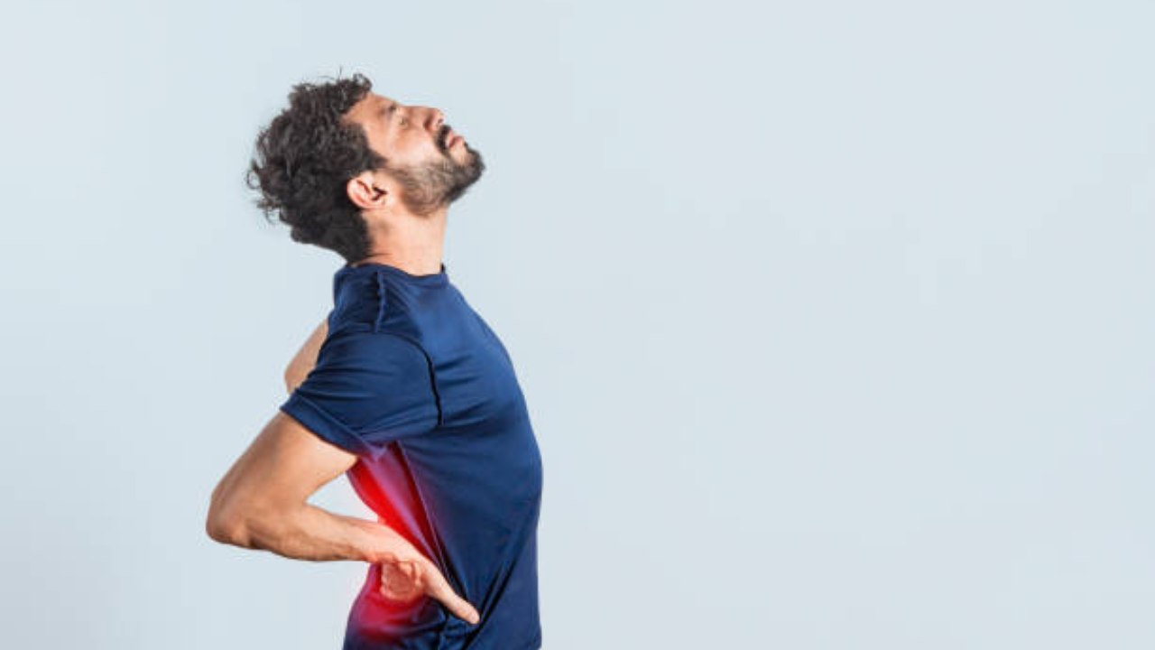 Kidney health: Is mild back pain a sign of kidney disease? Doctor ...