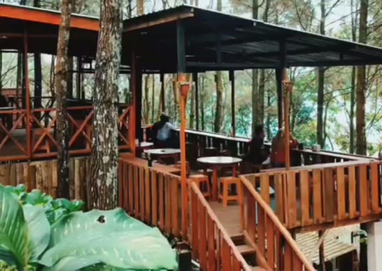 Auto Viral di Medsos! 7 Cafe Instagramable di Pacet Mojokerto dengan ...