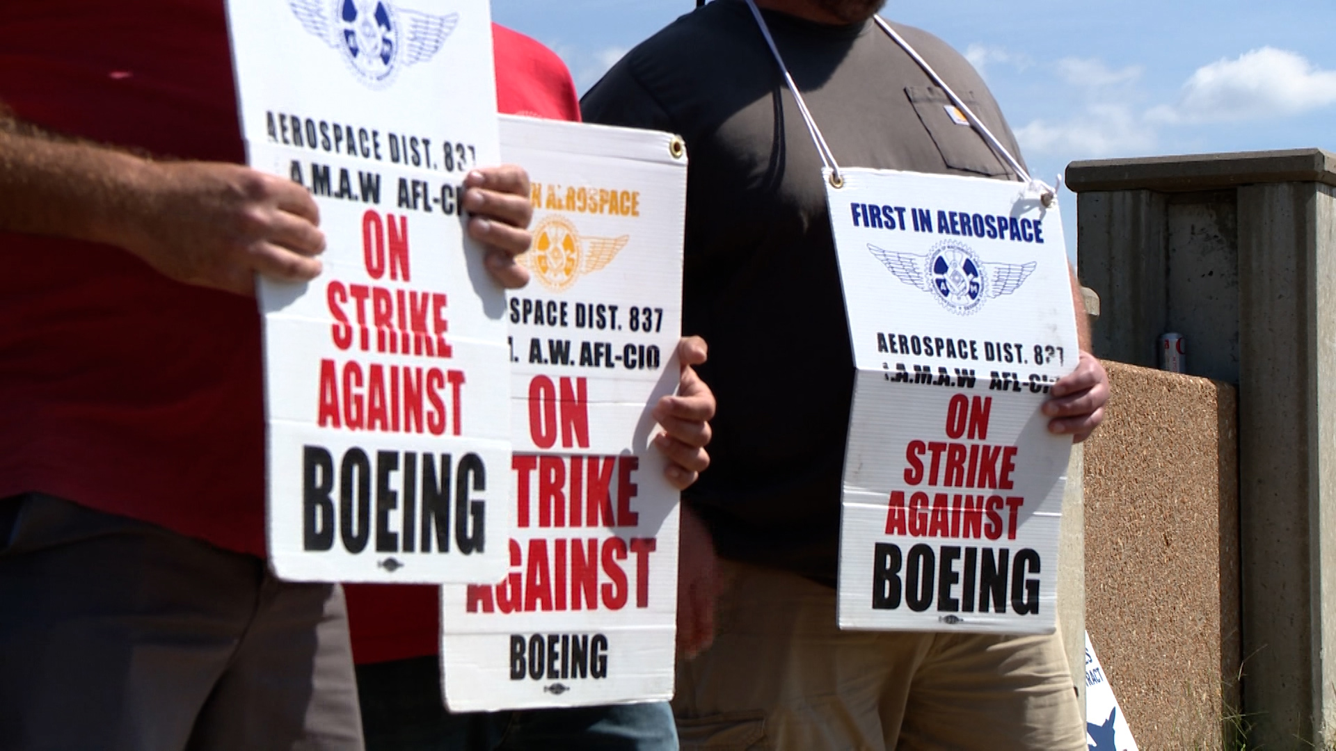Boeing announces plan to hire replacement manufacturing workers as ...