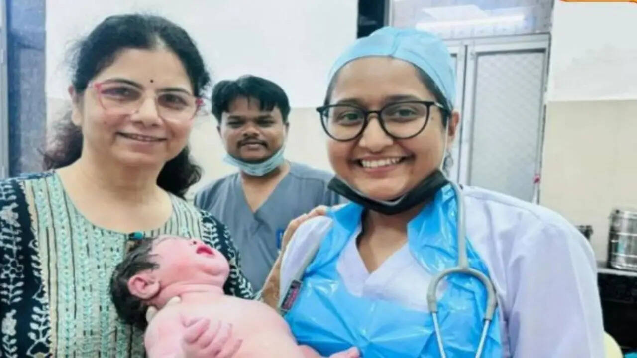 MP Woman Gives Birth to 5.2 Kg Baby in Rare Delivery; Are Overweight ...