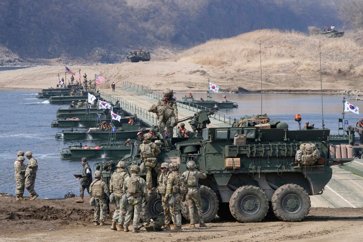 The Army’s adding AI to soldiers’ phones and laptops to swiftly ...