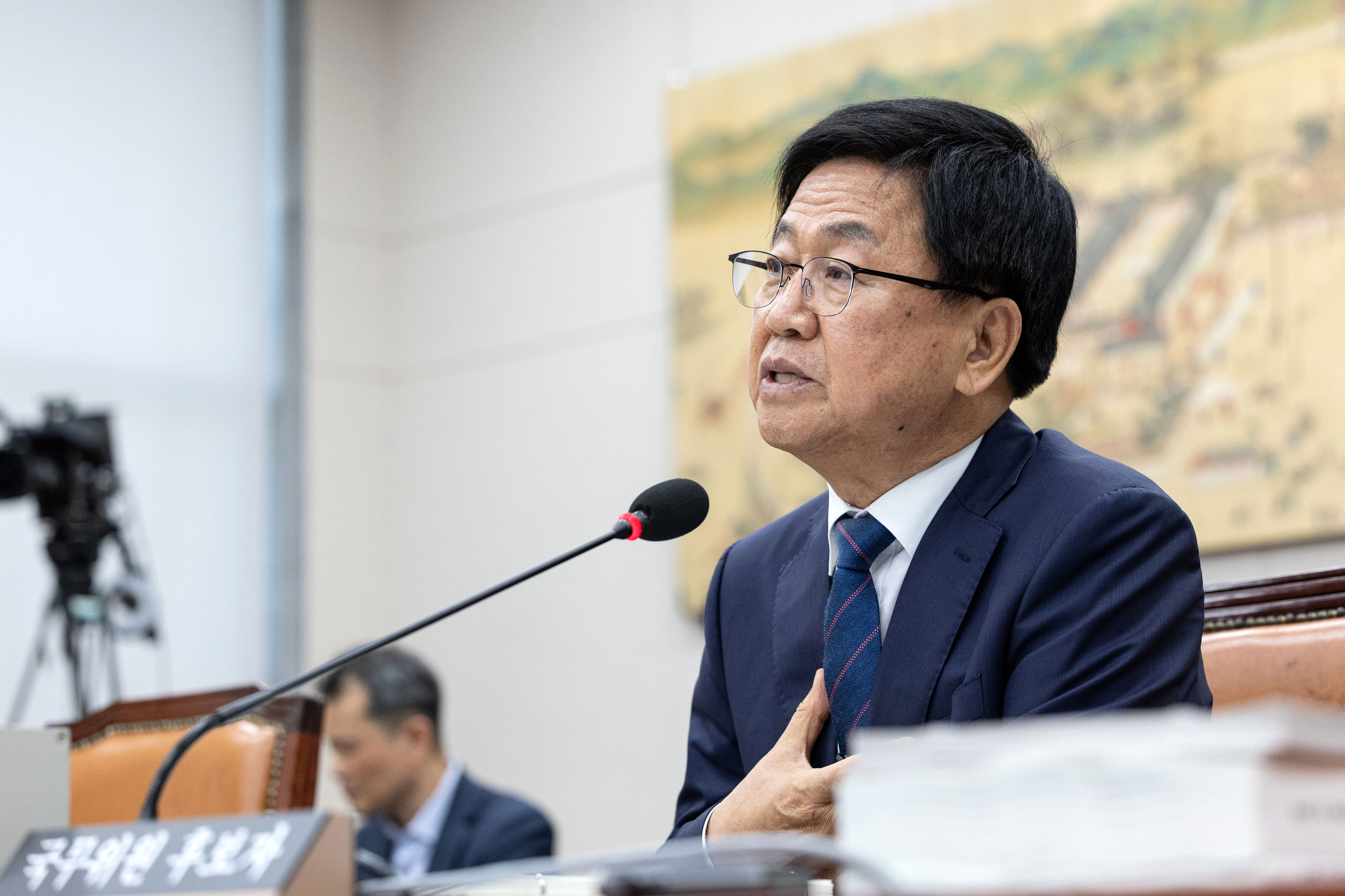 Choi Kyo-jin closes sns accounts amid controversy over past posts