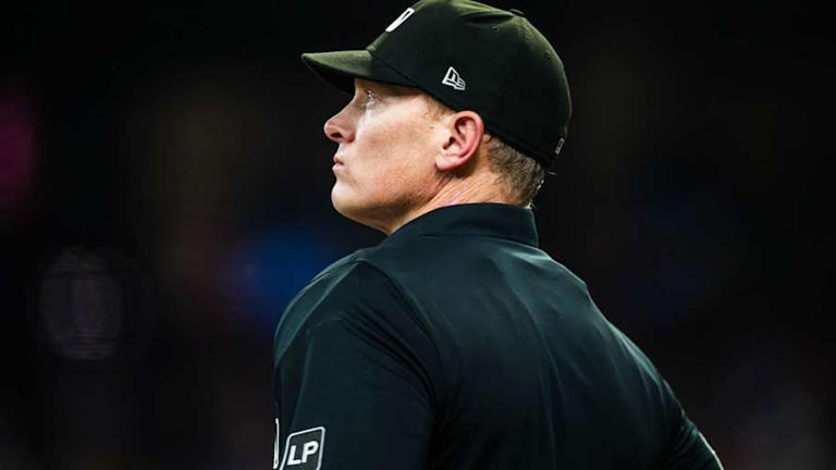 Umpire Brian Walsh inexplicably botches another Yankees call vs. Astros in finale