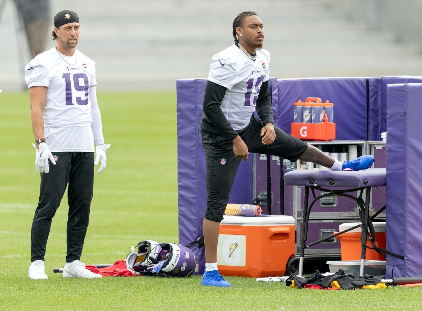 Adam Thielen helped Justin Jefferson in his early years with the ...
