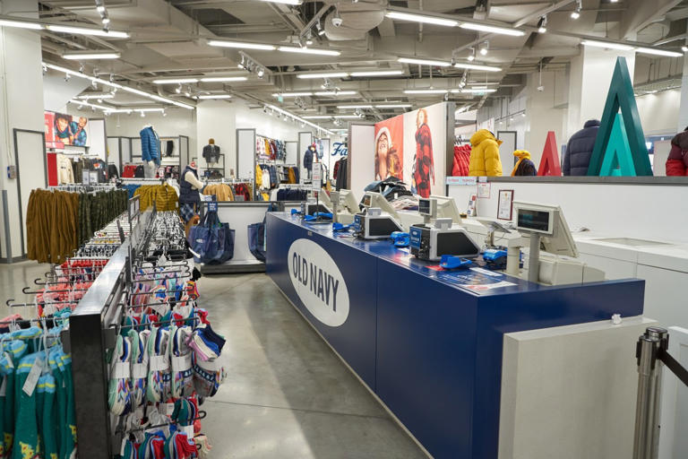 Old Navy’s New Trendy Shoulder Bag Will Become Your Favorite Everyday Purse