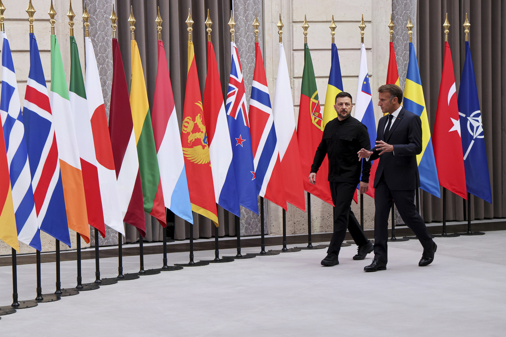 Macron says 26 countries pledge troops as a reassurance force for ...