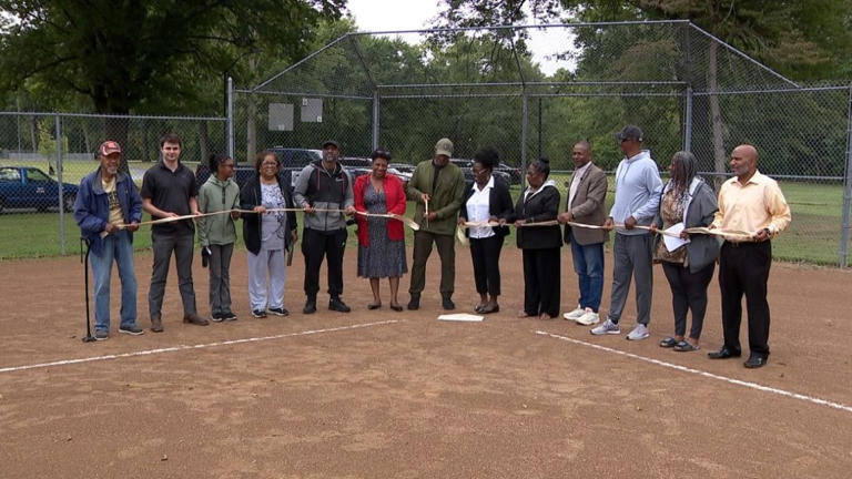 Warren park celebrates two dedication ceremonies