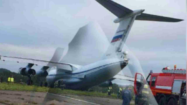 Military aircraft Il-76 makes emergency landing in Russia after engine ...