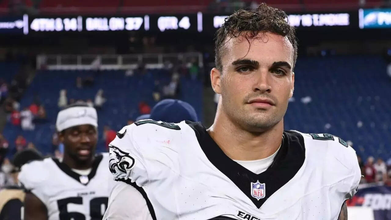 Eagles lose Ben VanSumeren to knee injury as opener turns chaotic ...
