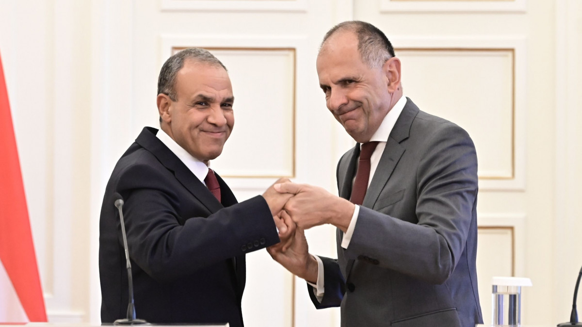 Η Αθήνα ετοιμάζει την απάντησή της στη ρηματική διακοίνωση του Καΐρου ...
