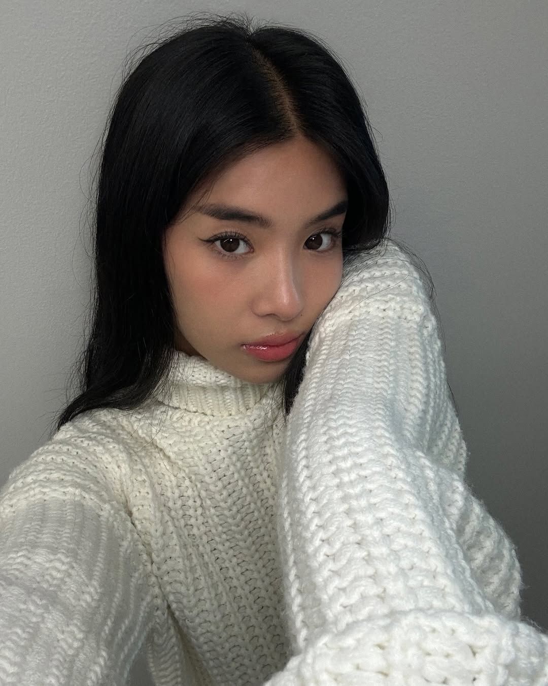 5 of Our Favorite Beauty Looks on KATSEYE's Sophia Laforteza
