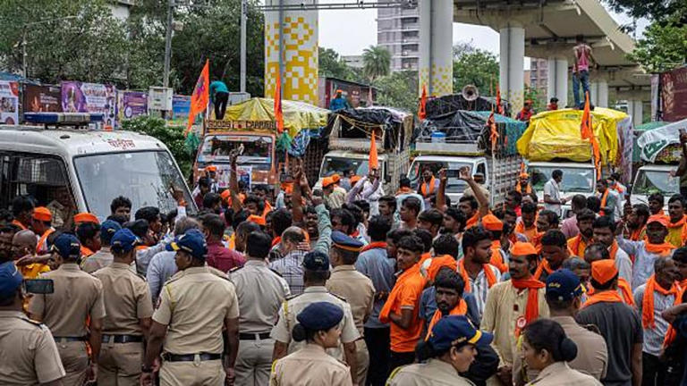 '34 Human Bombs, 400 Kg RDX': Mumbai Police On High Alert After ...