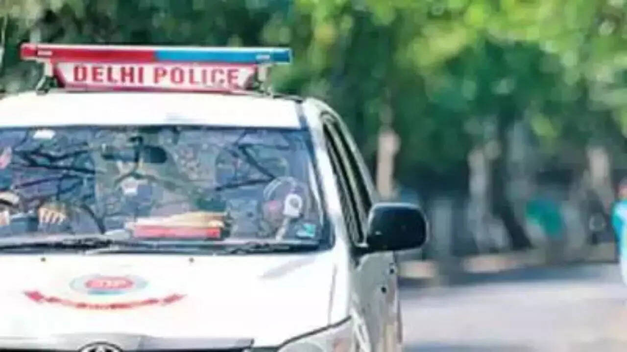 Knife attack rocks Delhi: Girl, 19, stabbed by youth 'known to her' in ...