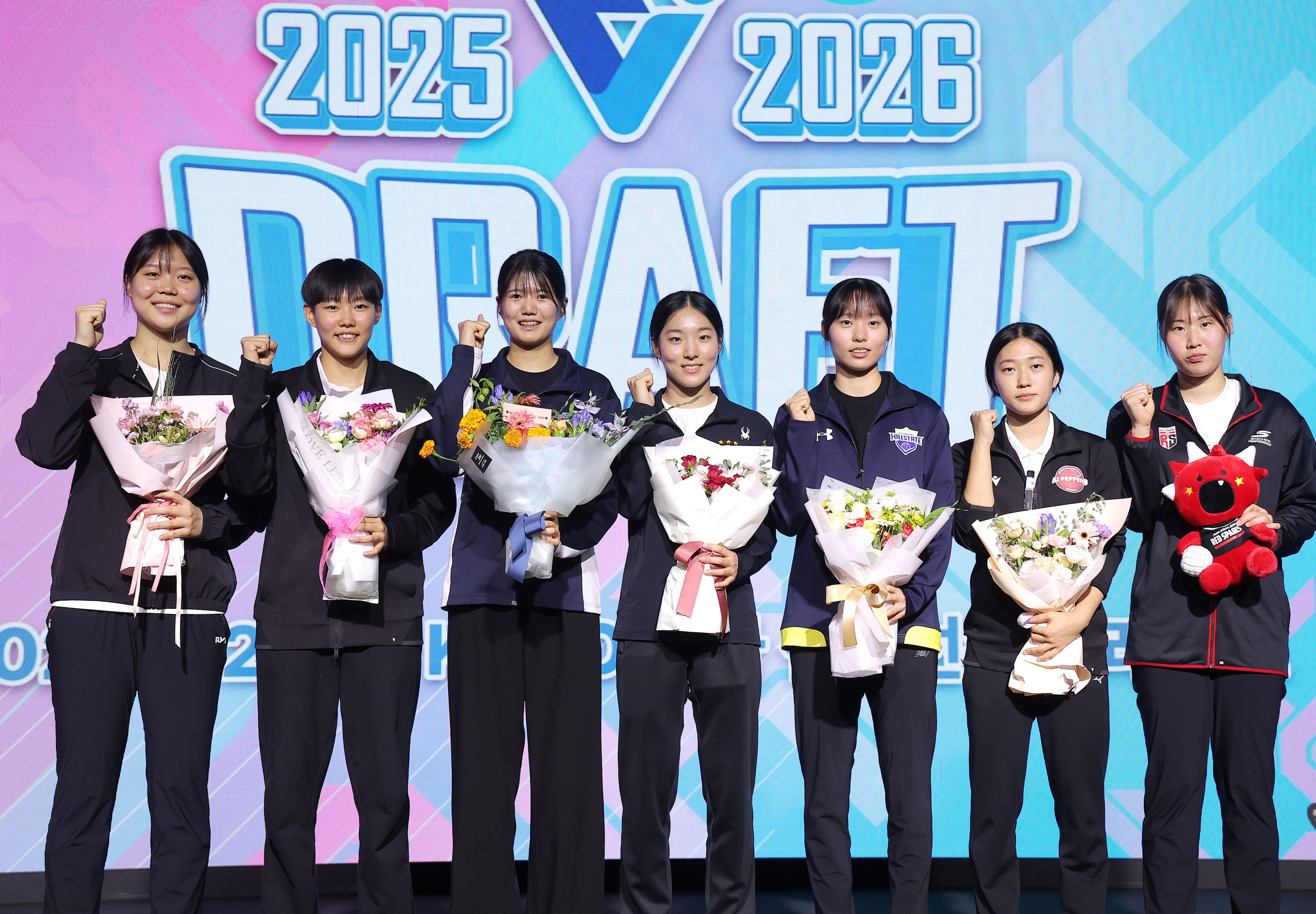 Lee ji-yun tops women's volleyball rookie draft as first pick