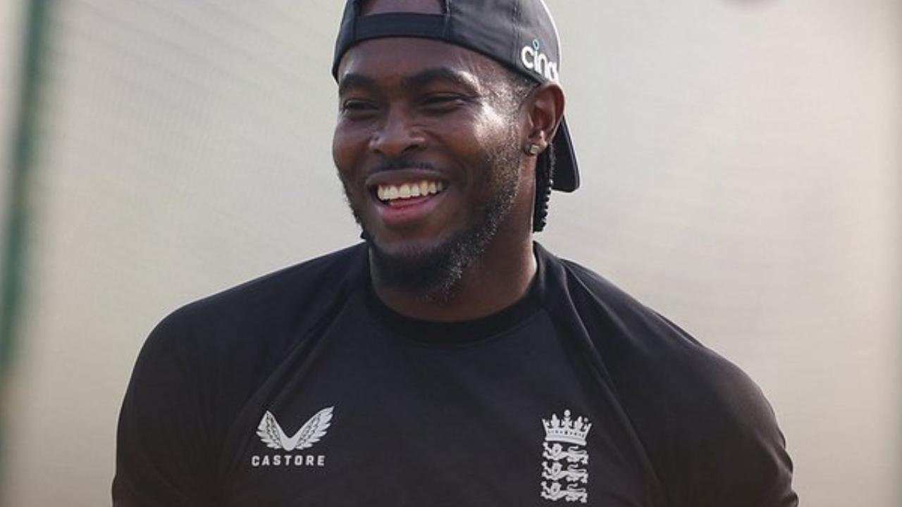 Trump rival mocks president with distorted picture amid meme war