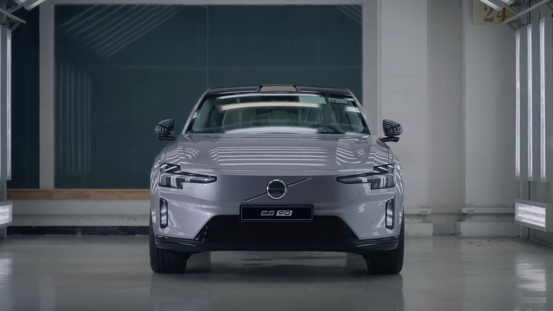 Volvo Cars starts production of the new fully electric Volvo ES90