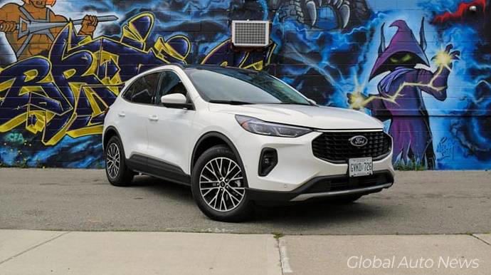 RIP Ford Escape: The Popular SUV Is Dead. Ford Just Chose a Dangerous ...