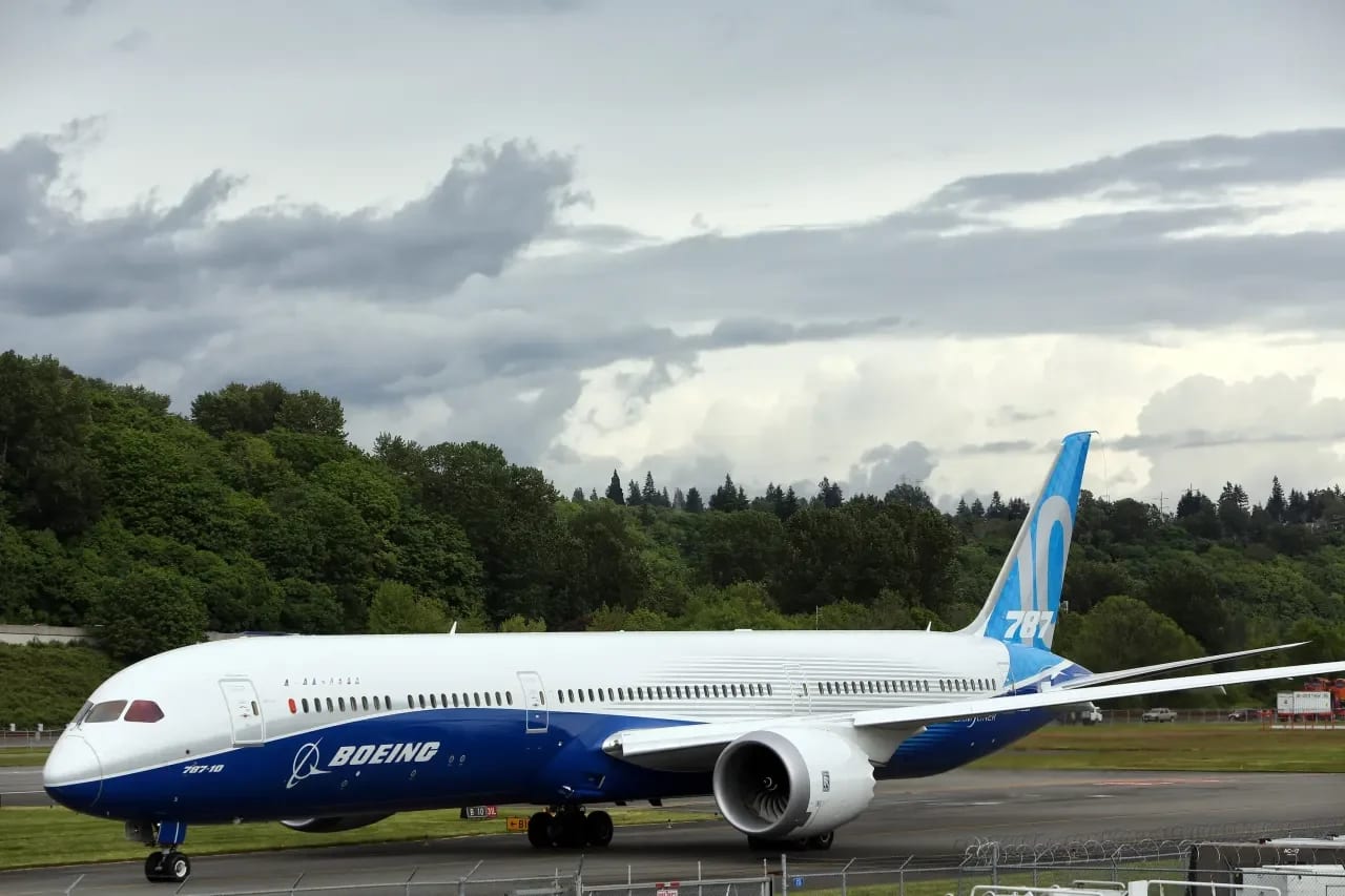 Alaska Air To Convert Parts Of Its Boeing 787 Order To The Largest Variant