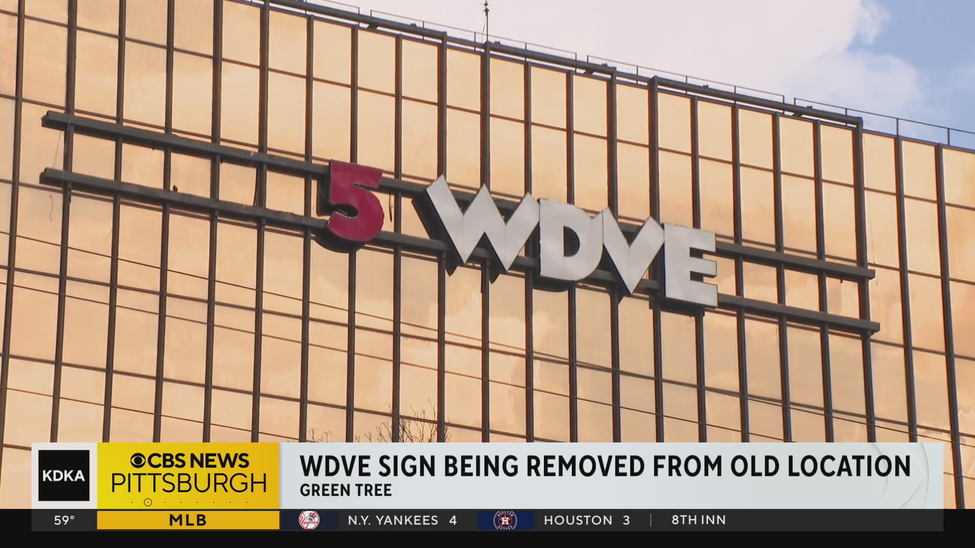 102.5 WDVE sign being removed from Green Tree building
