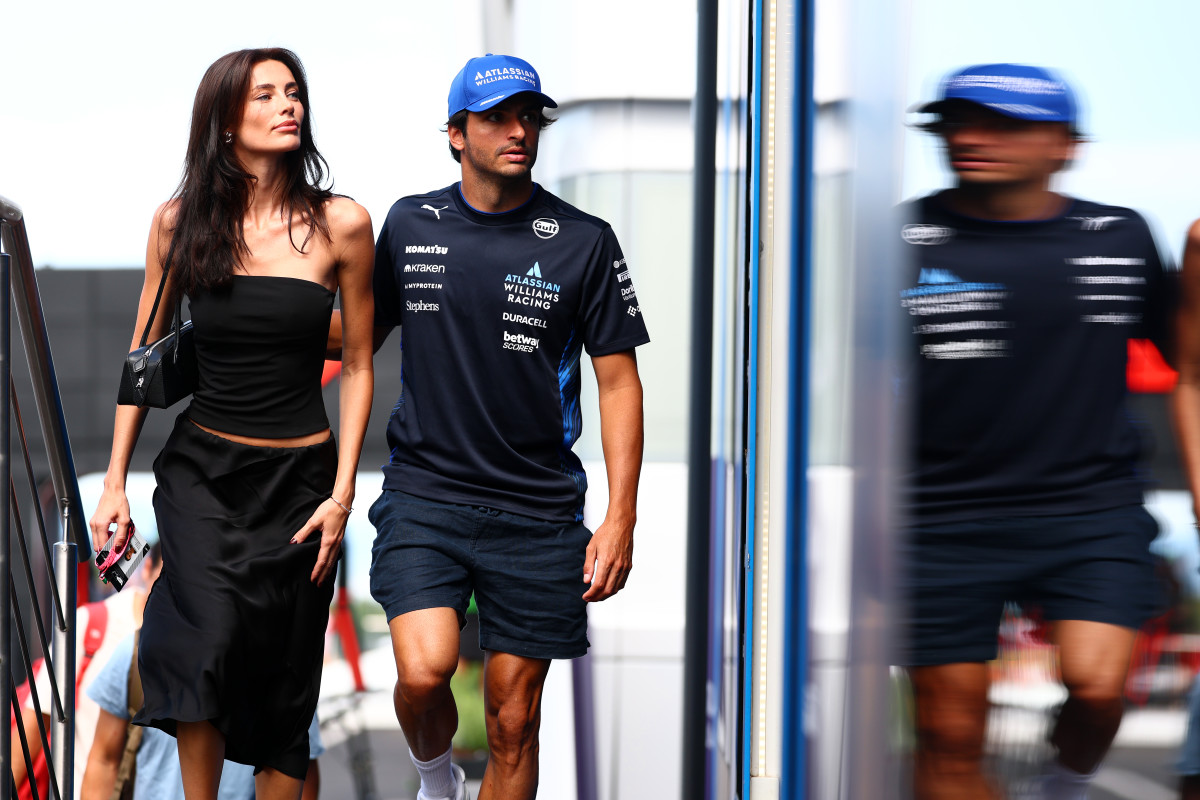 Carlos Sainz Makes Relationship Statement With Rebecca Donaldson in F1 ...