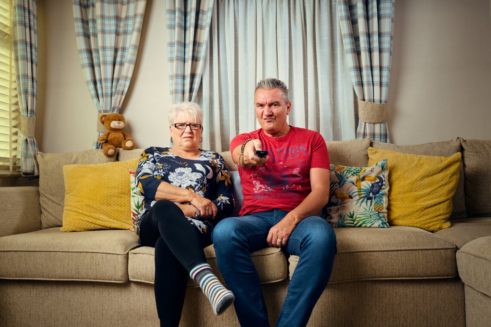 Who is in Gogglebox cast as five new households join
