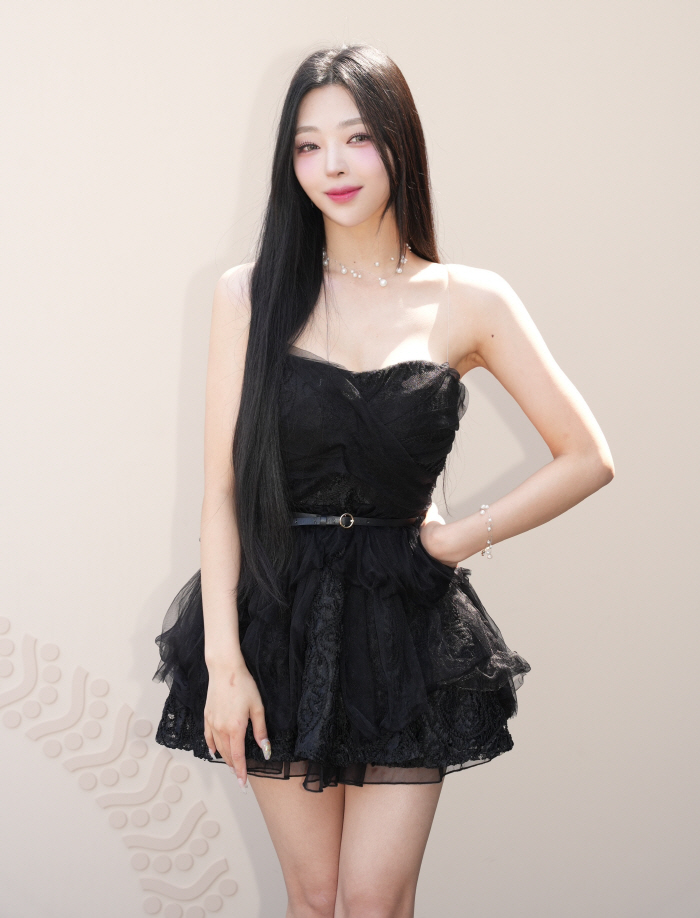 Henny, you're a model this time, not a singer..MLS Runway is standing