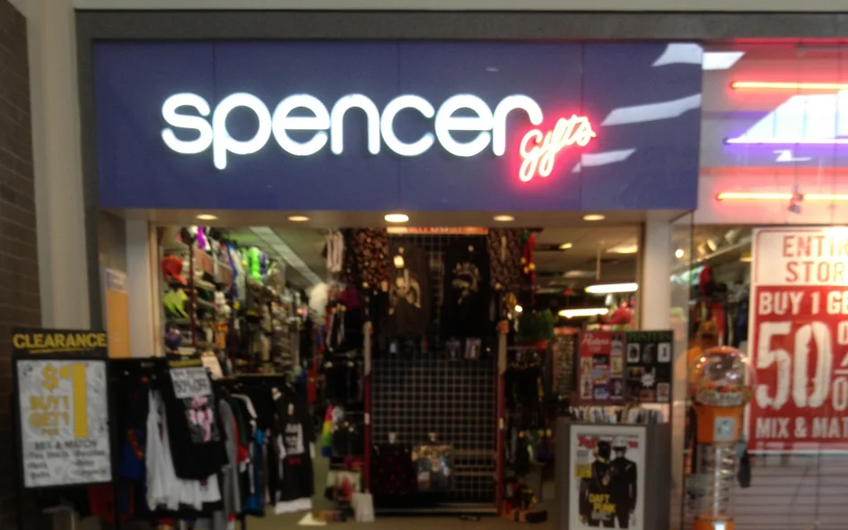 12 Stores from the ’70s That Defined a Saturday Afternoon at the Mall